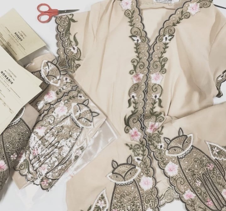 PO Kebaya Classic Cream Flower Pink - Non&Nik
