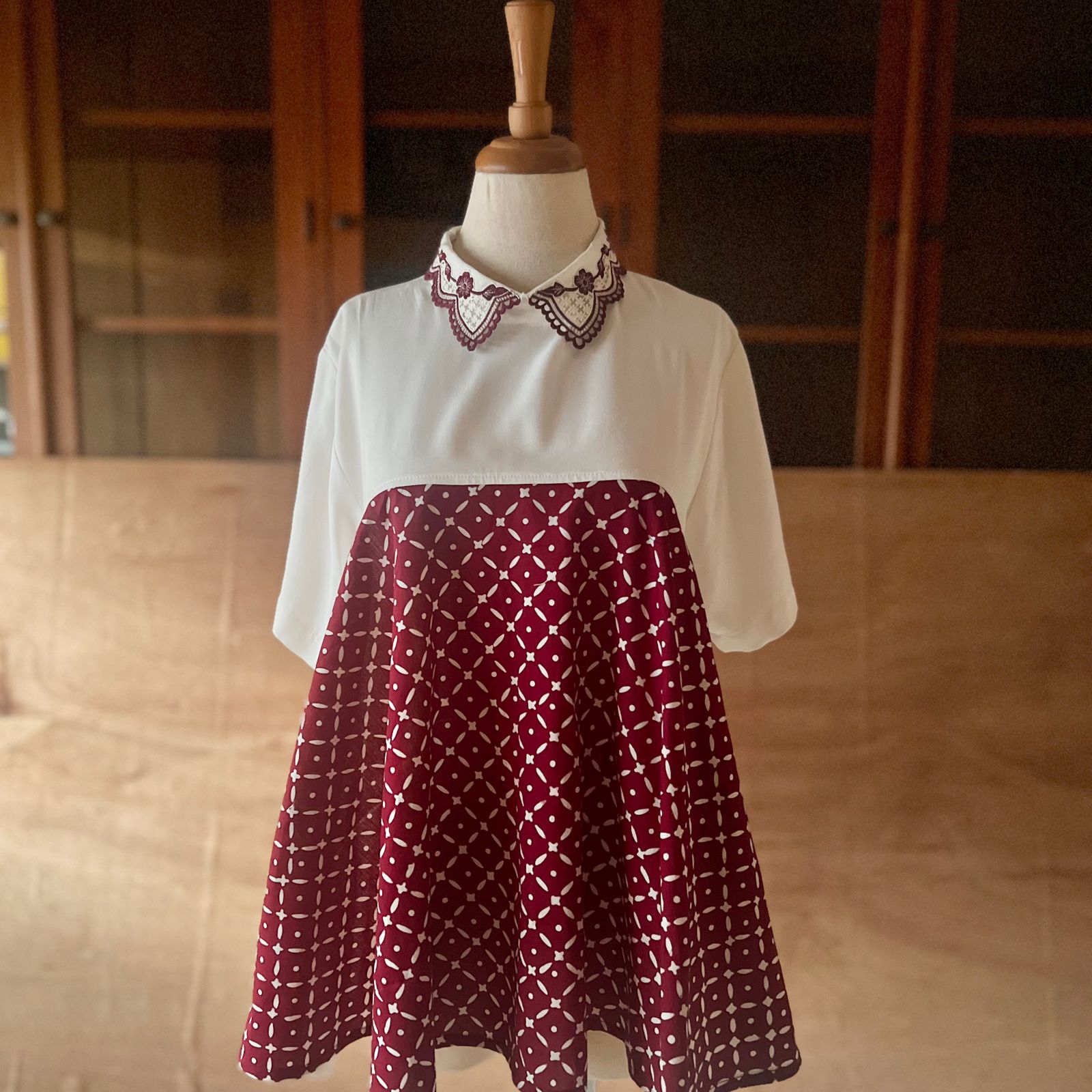 Batik Shirt Embroidery Bunga Kombinasi Maroon Putih - Non&Nik